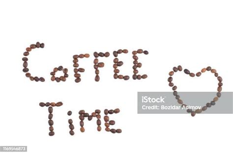 흰색 배경에 고립 된 커피 콩 커피 시간입니다 공간을 복사합니다 0명에 대한 스톡 사진 및 기타 이미지 0명 갈색 개체 그룹 Istock