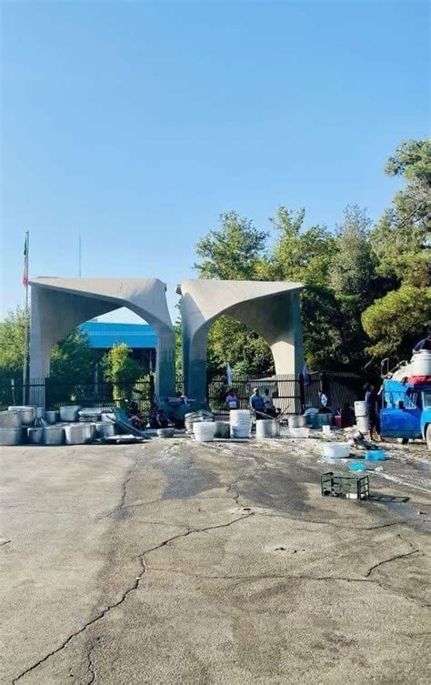 دیگ و دانشگاه عکس جالبی از سر در دانشگاه تهران