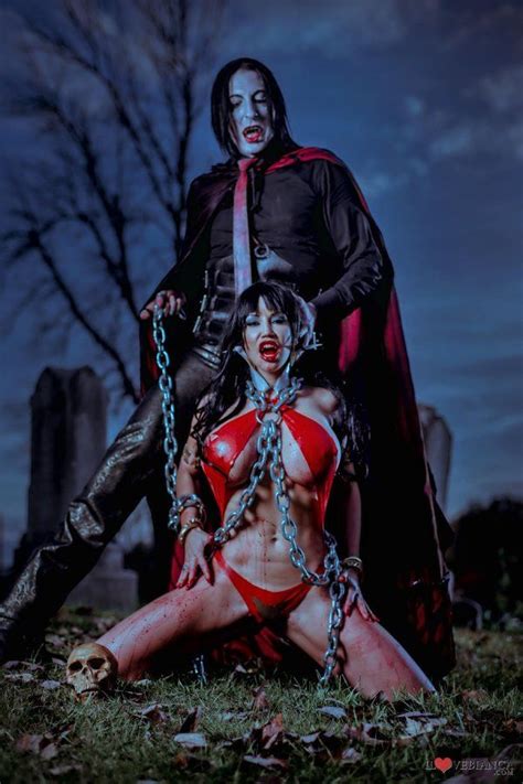 Cosplay Vampirella Bianca Beauchamp Vs Dracula Vampirella