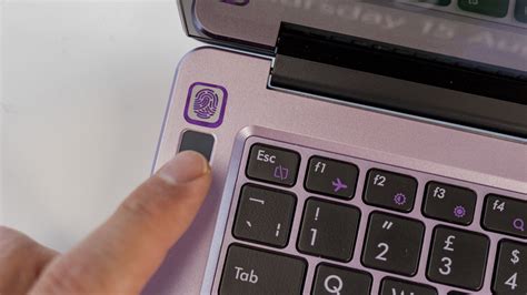 Avita Liber Review Pretty In Paisley Tech Advisor