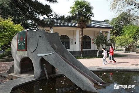 公园里还有书吧？看看是咋回事？ 知乎