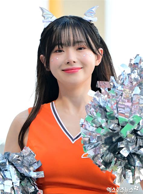 김나연 치어리더 ‘심쿵 아이컨택 엑s Hd포토