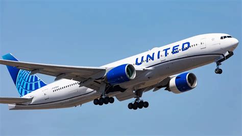 United Airlines Boeing 777 Experience Engine Failure Mid Air Diverted
