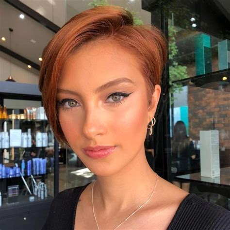 15 Idee Tagli Di Capelli Corti E Medi Con Ciuffo Laterale E Styling