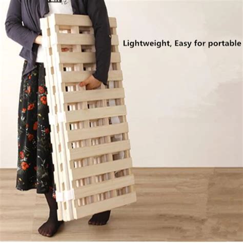 Раскладная кровать из дерева - 90 фото