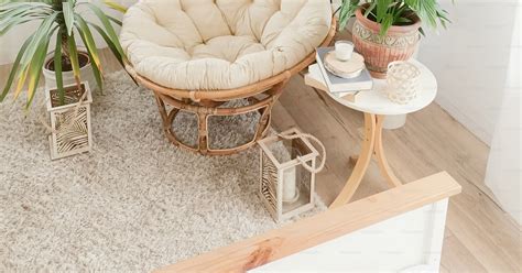 거실에 아늑한 보호 민족 인테리어가 있는 집 꽃 냄비에 녹색 식물 집에서 장식 사진 Unsplash의 식물 이미지