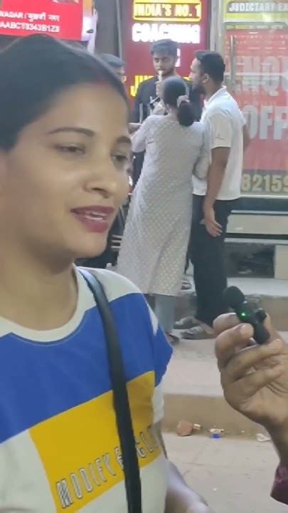 26 Sal Ki Beautiful Aunty Selling Momos 😍 Shorts Youtube