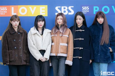 [포토] 뉴진스 컴백 Y2k 패셔너블