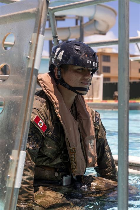 Dvids Images Peruvian Naval Infantry Marines Train In Shallow Water Egress [image 2 Of 4]