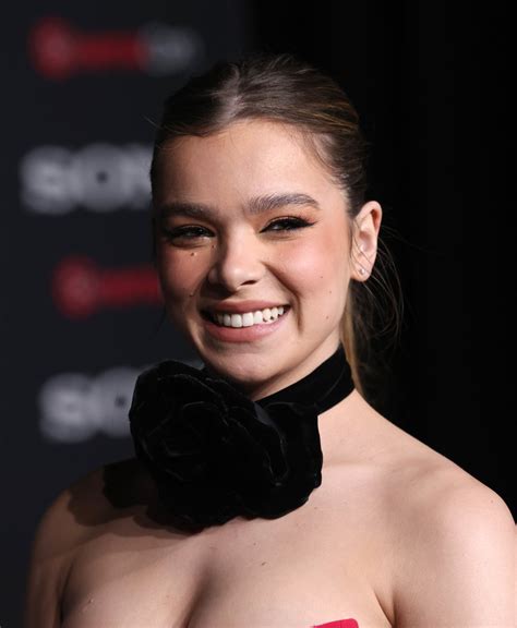 Hailee Steinfeld Pictures On Twitter Rt Haileespictures