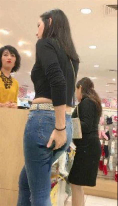 Mama Looks Sexy In Some Peed Soaked Tight Jeans 😉 R Girlsinjeans
