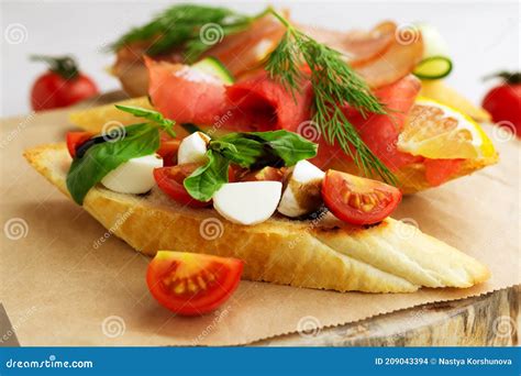 Diferentes Tipos De Bruschetta Cozinha Tradicional Italiana Foto De
