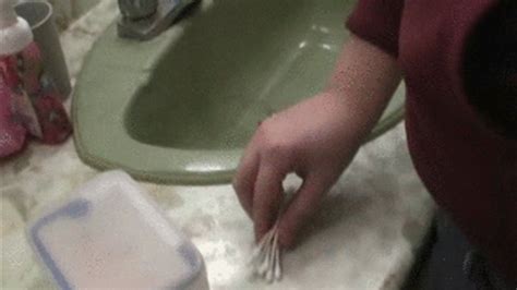 Lisa Ear Cleaning Q Tip Ear Fetish Video Clips Clips4sale