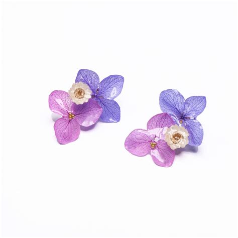 Dancing Purple Daisy Flower Stud Earrings
