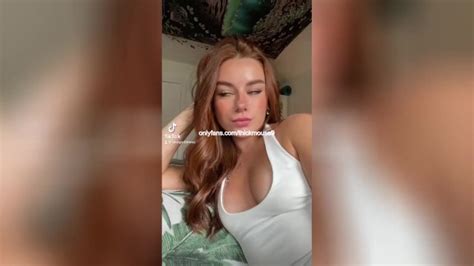 НЕСЧАСТНЫЙ СЛУЧАЙ В Tiktok 18 ЛЕТНЯЯ ТЕЧЕТ СЛИВОЧНАЯ КИСКА ВО ВРЕМЯ ПРЯМОЙ ТРАНСЛЯЦИИ