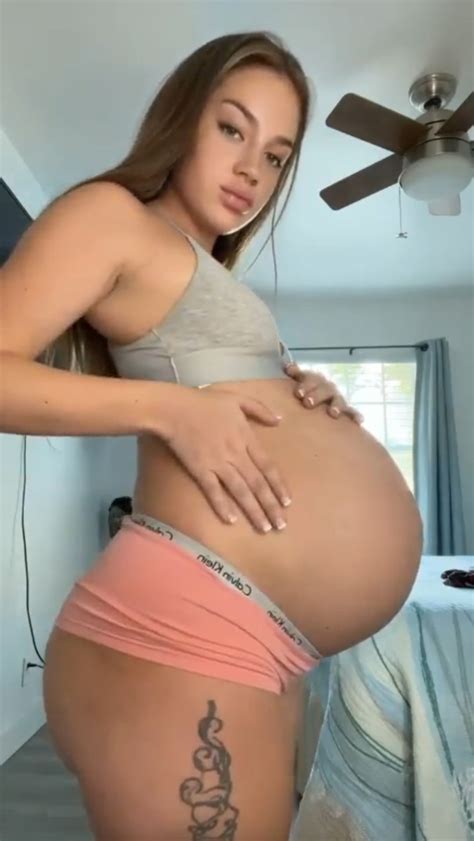 Sexy Preggo 4