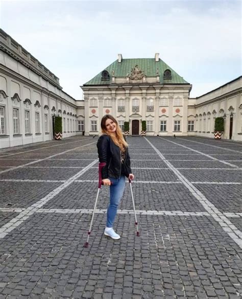 The Most Beautiful Girls Just Have 1 Leg On Tumblr