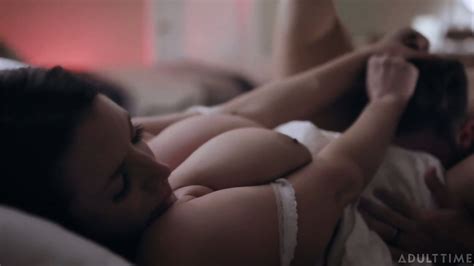 Объятия и поцелуи это не дерьмо член в рот к члену в киске это дерьмо Я ТРАХАЮ эту Bicth