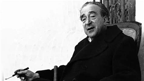 Camba El Mundo Cabe En Un Artículo De Periódico