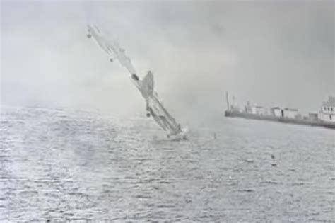 New Footage Shows Moment Navy Fighter Jet Crashes Into San Diego Bay Total News