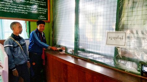 ကလောမြို့နယ်၌ ဆောင်ရာသီသီးနှံစိုက်ပျိုးစရိတ်ချေးငွေများ စတင်ထုတ်ချေး Information And Public