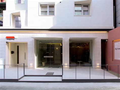 컬러로 포인트를 준 모던한 컨셉의 카페인테리어 종로구 봉익동