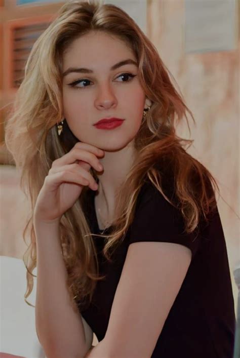 Dany The Warning 💛🍩 Portret