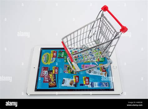 Lidl Shopping Cart Hi Res Stock Photography And Images Alamy