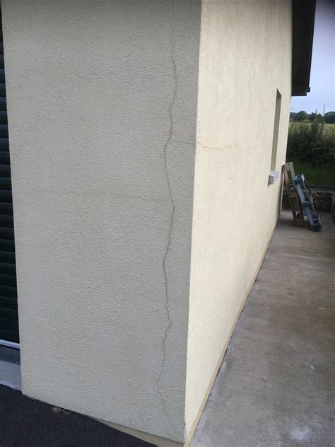 Cracking In Render Of 250mm Bead Full Fill Bungalow Cavity Plastering And Rendering Buildhub