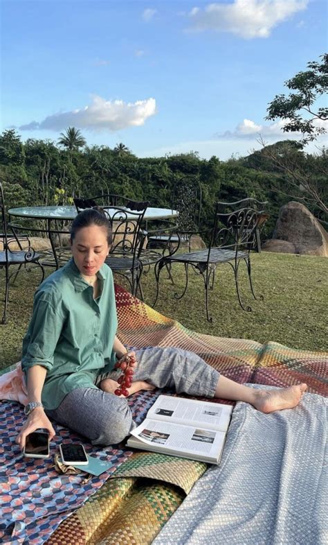 Lucy Torres Feet