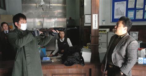 바르게살자 극장가 최대비수기 속 200만 돌파