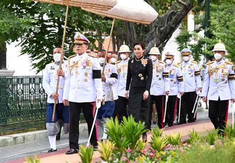 ในหลวง พระราชินี เสด็จฯ พระราชทานน้ำหลวงอาบศพ ม จ มงคลเฉลิม ยุคล