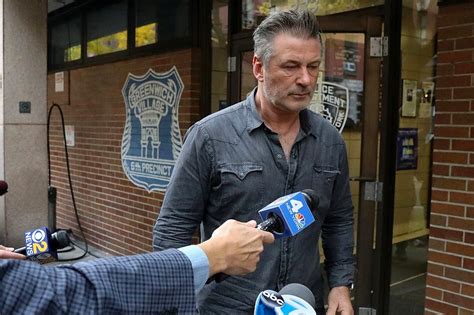 Alec Baldwin Arrested In New York After Punching Man Abs Cbn News