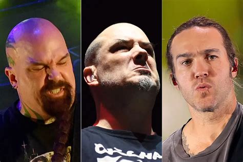 Why Do Weezer Fans Hate Weezer So Much