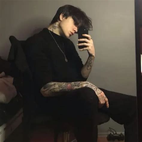 استایل پسرونه🚶🧢 عکس ویسگون