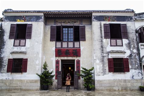 林公子生活遊記 把小城記憶打包回家 鄭家大屋文創禮品店 位於鄭家大屋入口右側的門樓1樓專門售賣以鄭家大屋及澳門文化遺產為設計主題的紀念品