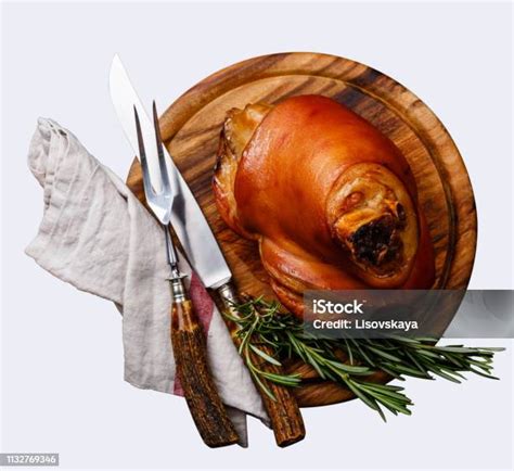 나무 커팅 보드에 으깬 감자를 곁들인 돼지고기 너 클 아이젠 0명에 대한 스톡 사진 및 기타 이미지 0명 고기 구이 Istock