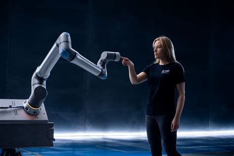 Universal Robots Lance Son Robot Collaboratif Ur15 Planète Robots