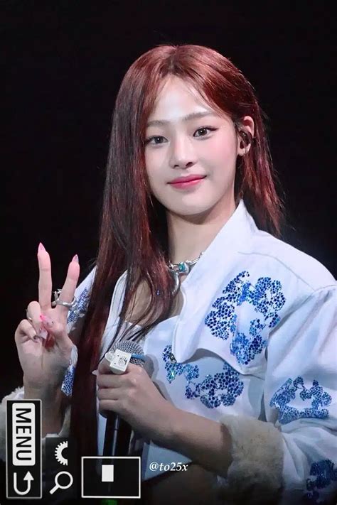 민지 너무 이쁘네 빨강색 머리🥰 팬플러스 커뮤니티