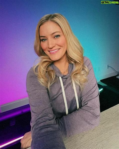 Justine Ezarik Instagram Will Stop Everything To Watch A New