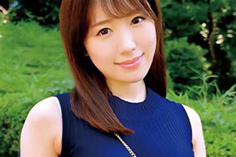 はるな 色白巨乳の素人娘が痴女りまくり！授乳プレイでフル勃起したチンポを手コキ責め 無料av動画