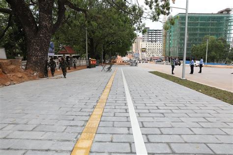 ផ្លូវក្រុងចំនួន៣៤ខ្សែនៅខេត្តព្រះសីហនុ ប្រវែងសរុប៨២ ១៤៥ គីឡូម៉ែត្រ សាងសង់បានចំនួន៩០ ៦០ភាគរយហើយ