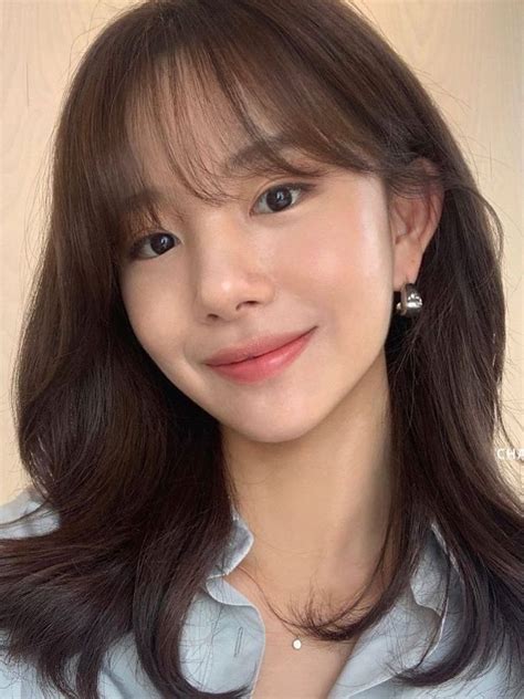 Wispy Bangs With Medium Hair Bangs With Medium Hair Medium Hair Styles Long Hair Styles