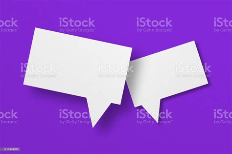 보라색 배경에 고립 된 연설 거품이있는 백서 0명에 대한 스톡 사진 및 기타 이미지 0명 가장자리 개체 그룹 Istock