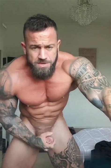 Bodybuilder Wanking Video 2