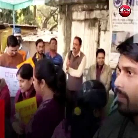 नर्मदापुरम मप्र संविदा स्वास्थ कर्मचारियों की हड़ताल जारी Video