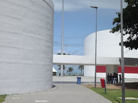 Pedestre Desvairado Parque Dona Lindu Oscar Niemeyer