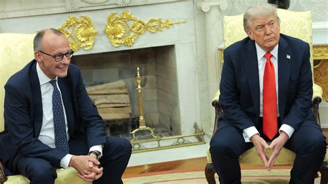 Началото на ново приятелство Как Мерц тихомълком си тръгна като