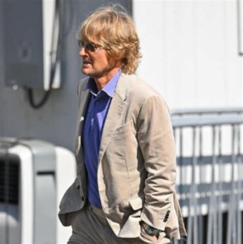 Обичан холивудски актьор се прави на грижовен баща но истината е много по мрачна Как се отнася