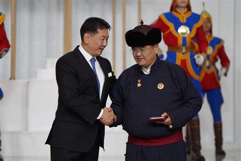 ♦️Дуучин ПБаярмагнай дүү ч бас л урлах юмаа ♦️Ээ бас л гоё шүү ♦️